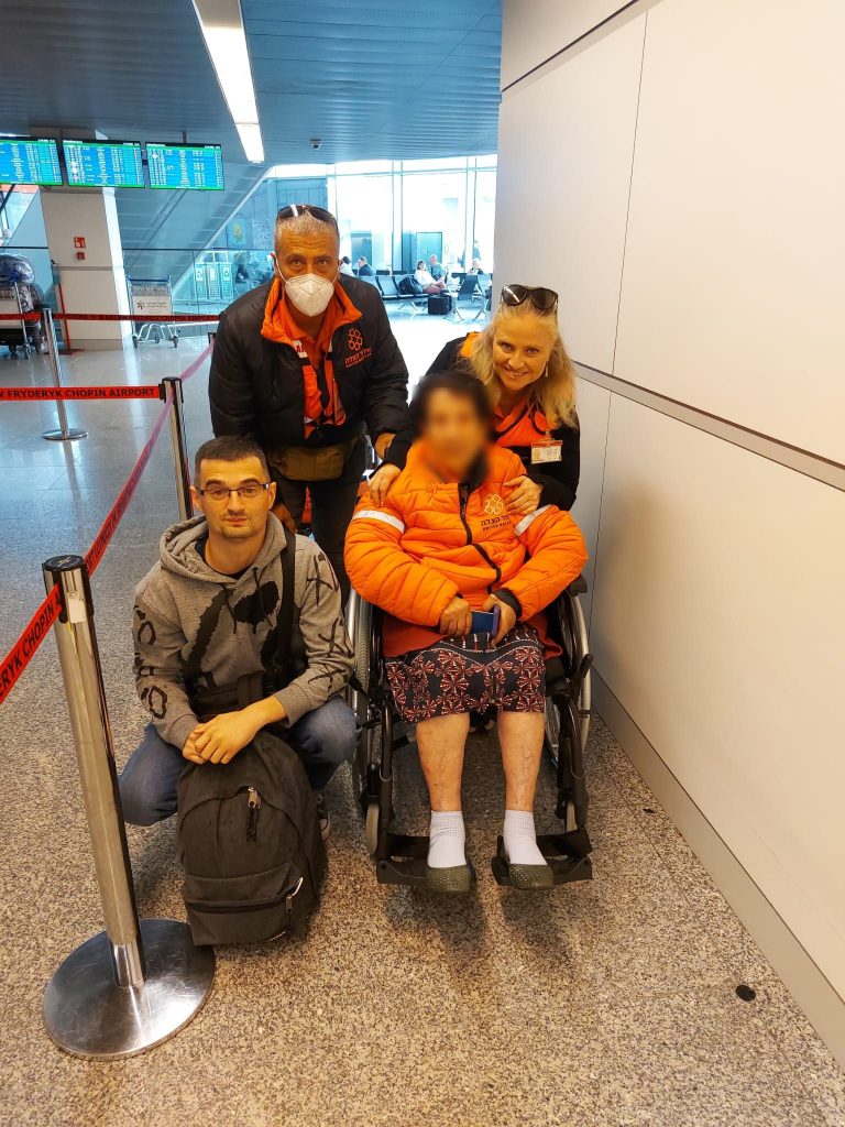 Muslim Paramedic Joins Collaborative Operation To Rescue Jewish ...